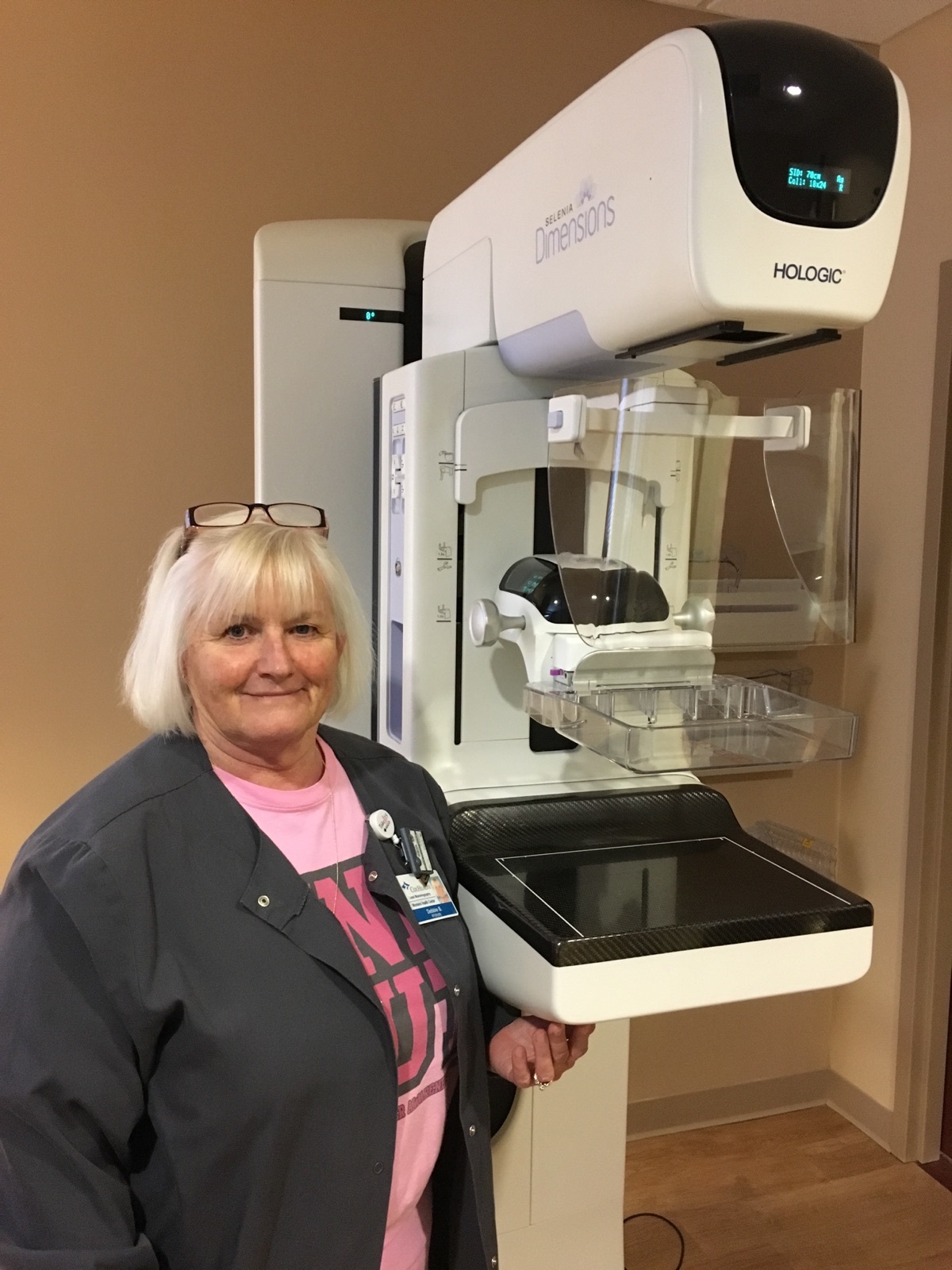 CoxHealth | Cox Branson mammographer celebrates 43 years of service